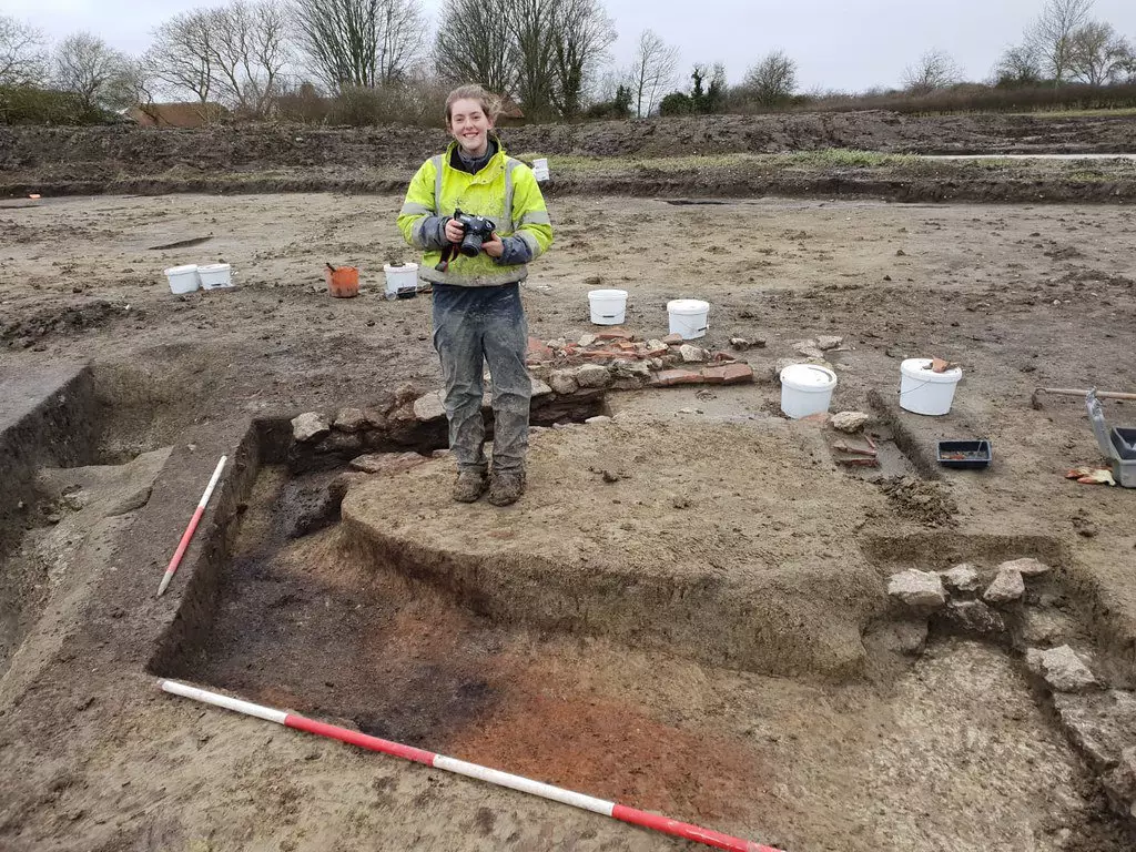 鉄器時代の集落の残骸、イギリスで見つかったローマンヴィラ 33919_6