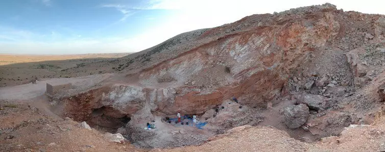 Pamje duke parë në jug të vendit Jebel Irhoud në Marok, ku u gjetën fosilet