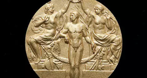 Unha réplica da medalla olímpica de Jim Thorpe de 1912 está exposta no American Indian Museum.