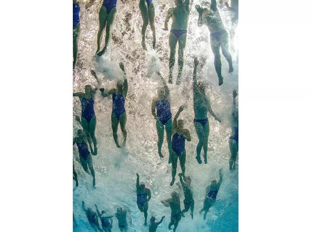 Underwater Photographer Heather Perry Dives Deep and Looks Up 34338_1