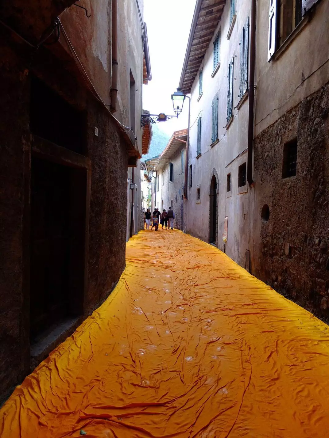 The Inside Story of Christo's Floating Piers 34361_3