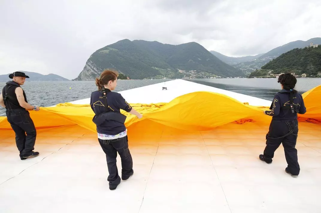 The Inside Story of Christo's Floating Piers 34361_5