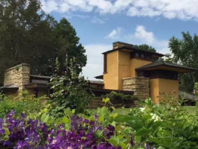 Wangunan anu Dirancang Frank Lloyd Wright (sareng Hiji Doghouse) Dibuka pikeun Wisata Langka pikeun Ngahargaan Ulang Taun ka-150 Arsiték