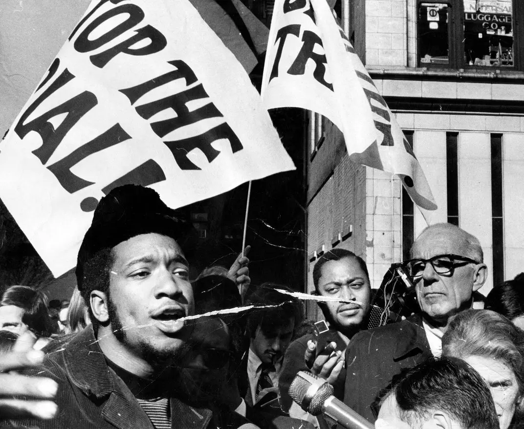 Fred Hampton bei der Kundgebung im Oktober 1969