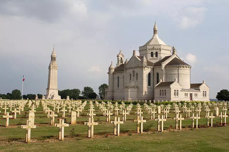 Notre Dame de Lorette militærkirkegård