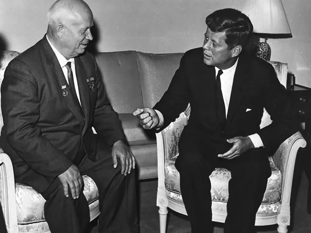 John_Kennedy,_Nikita_Hrușciov_1961-WR.jpg