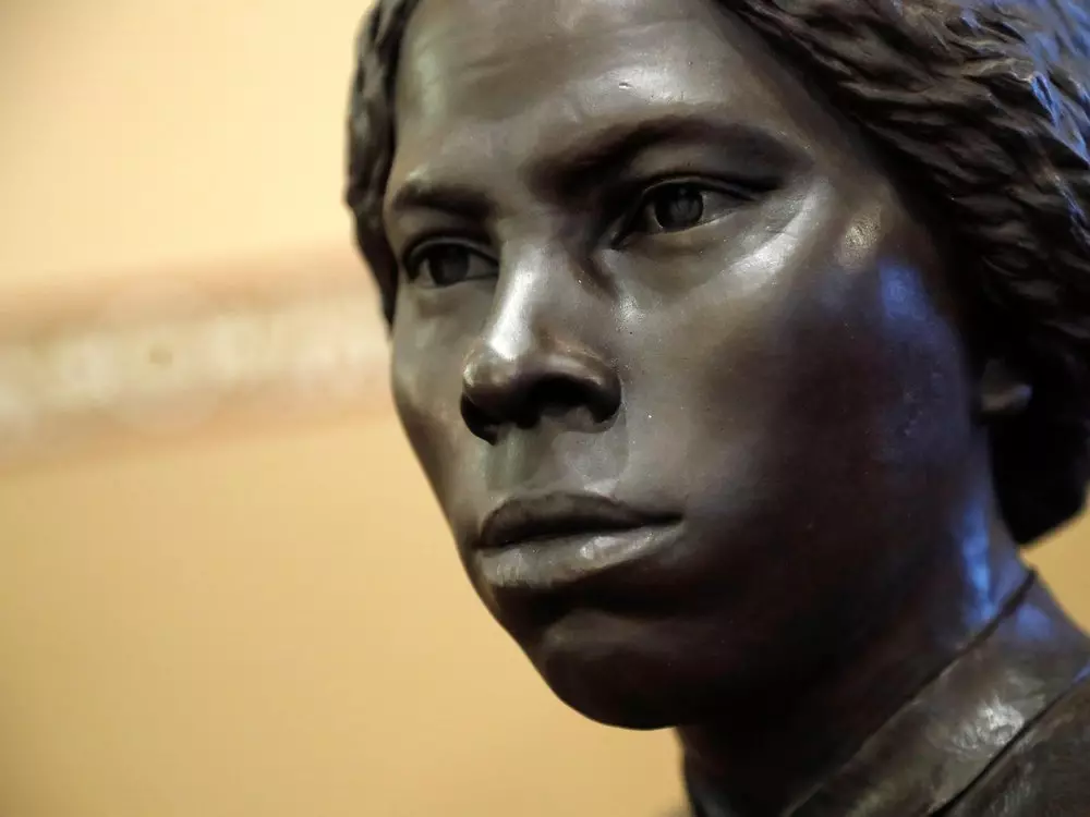 Patung Harriet Tubman ing omah negara Maryland