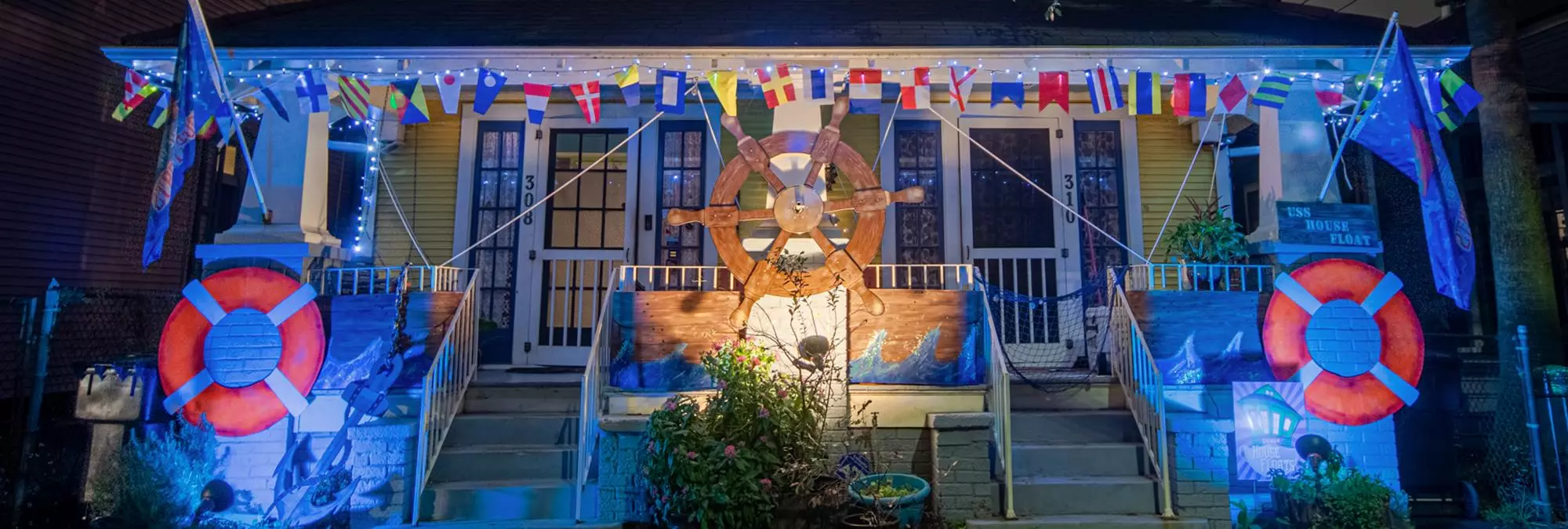 Da die Mardi Gras Paraden abgesagt wurden, verwandeln die Einwohner von New Orleans ihre Häuser in Festwagen 35327_1