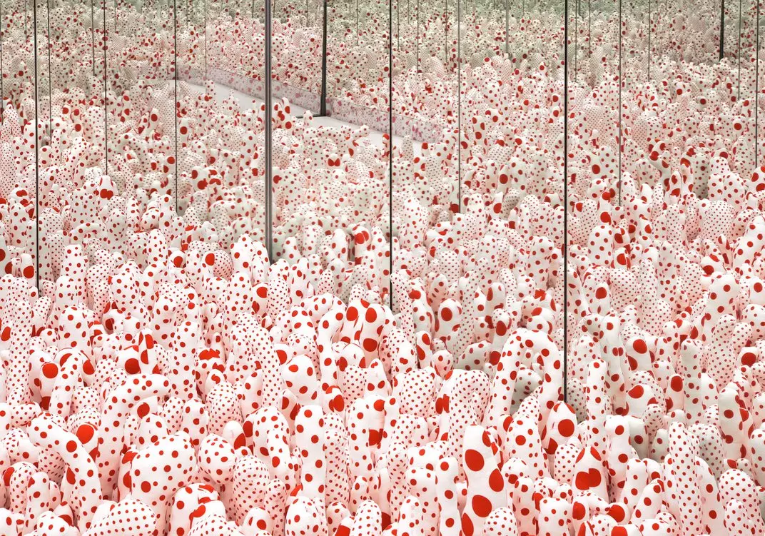 Chumba cha Mirror cha Infinity, Uwanja wa Phalli, 1965/1917, Yayoi Kusama