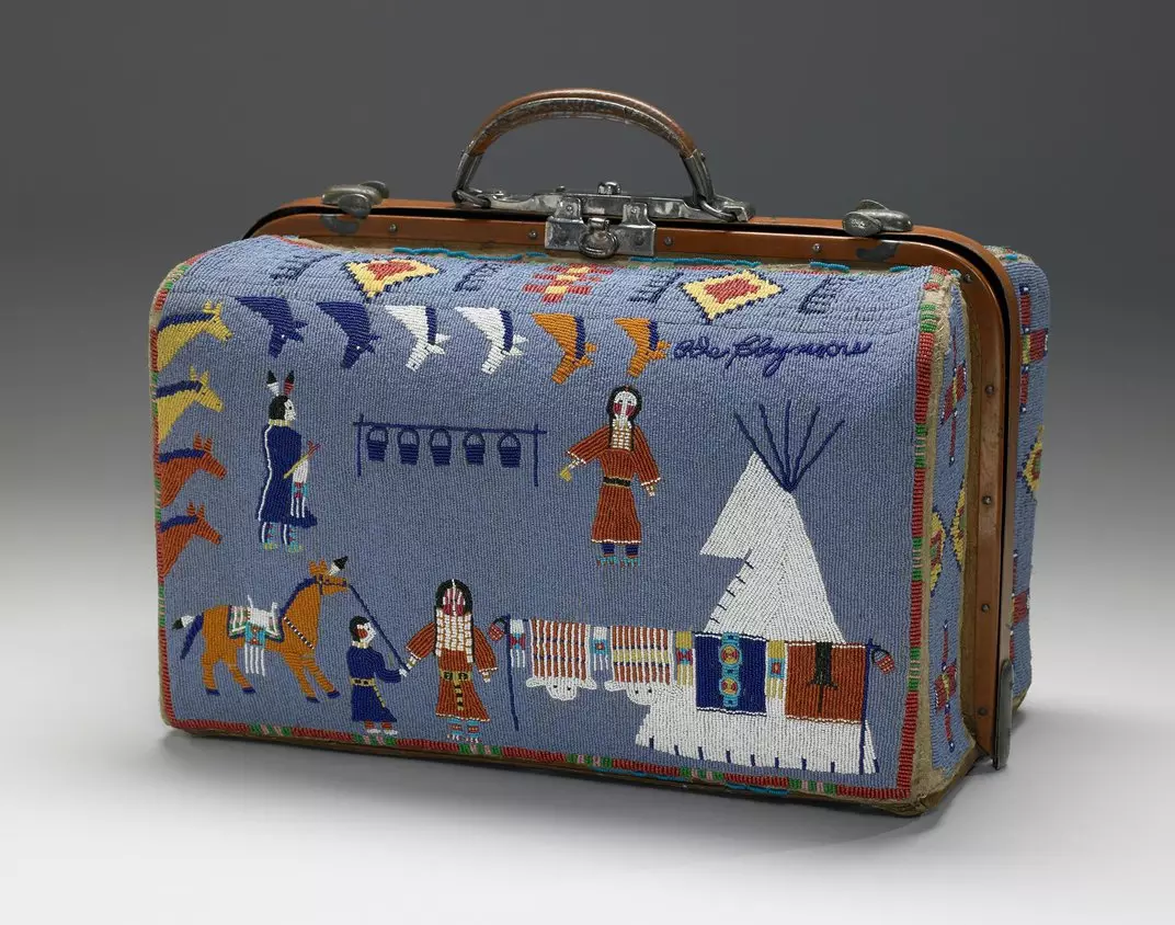 Valise, Nellie Dvě medvědí brány, 1880-1910