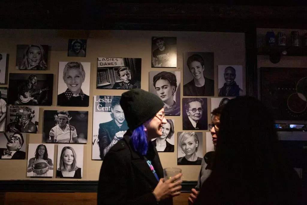 Sự trỗi dậy và sụp đổ của các quán bar dành cho đồng tính nữ ở Mỹ