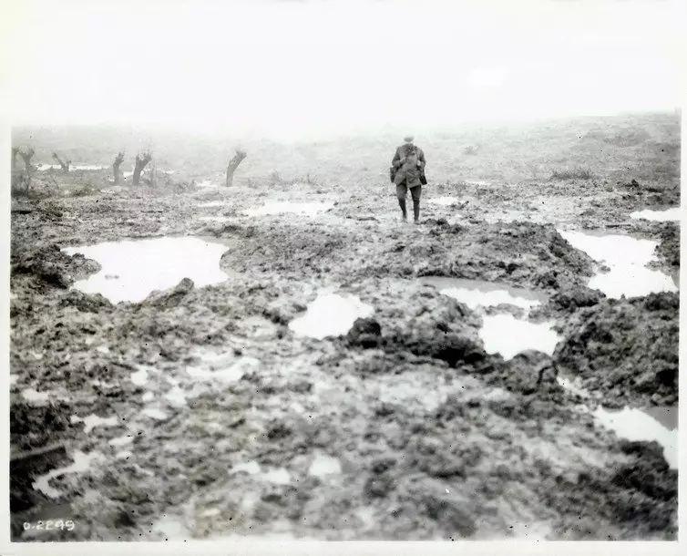 Muddy no man's land, 1917