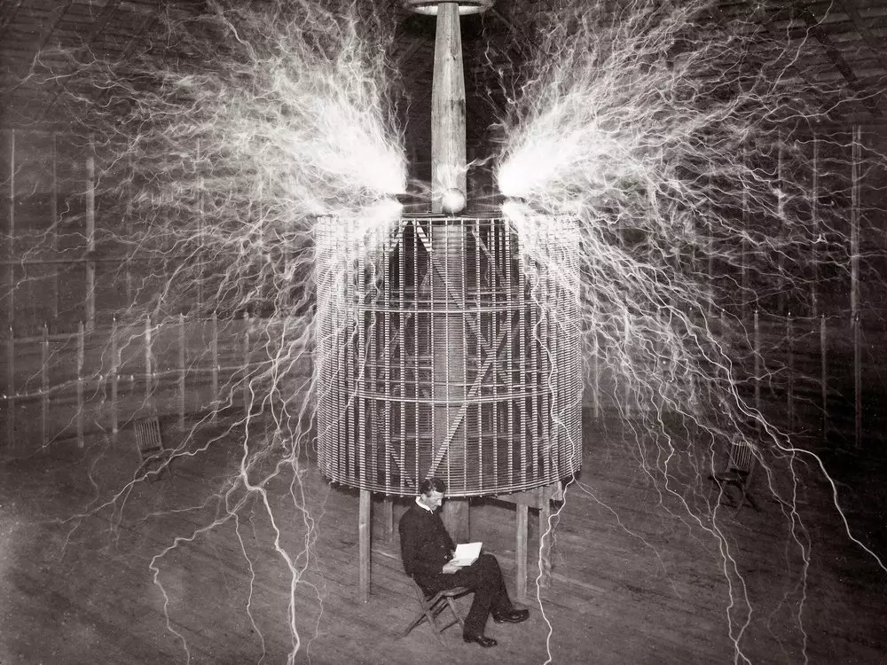 Nikola Tesla i Colorado Springs Laboratory, Double Exposure