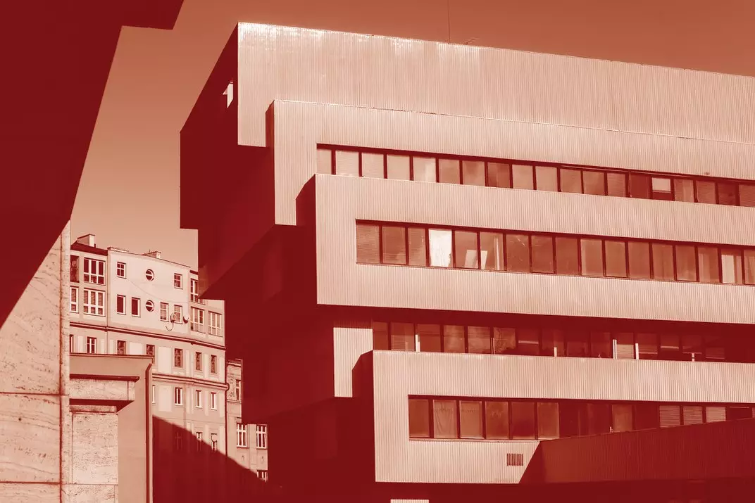 آیا معماری دوران کمونیستی براتیسلاوا ارزش حفظ دارد؟ 36037_4