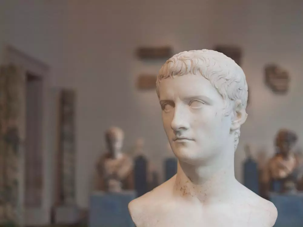 Caligula brjóstmynd