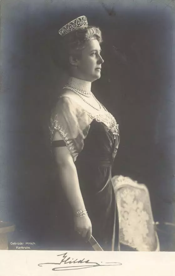 Díszes tiara, egykor egy nagyhercegnő viselte, a Német Múzeumból lopták el