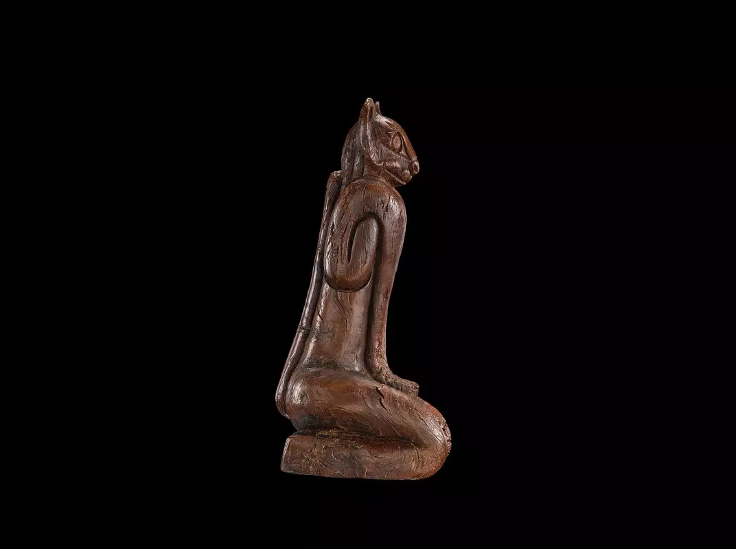 Iyi Panther Statuette Yakozwe mu ntoki ikubiyemo guhuza umuco wabuze hamwe na kamere 36435_4