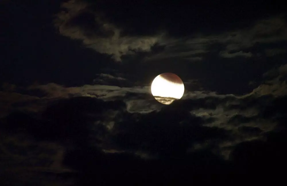 Gerhana Bulan Separa