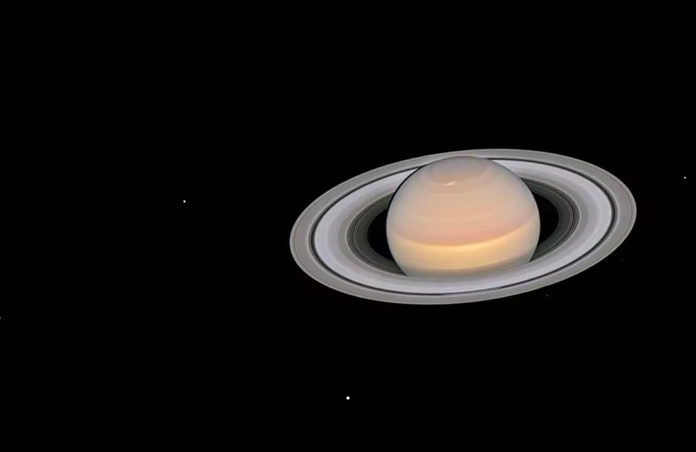 Saturne amin'ny mpanohitra