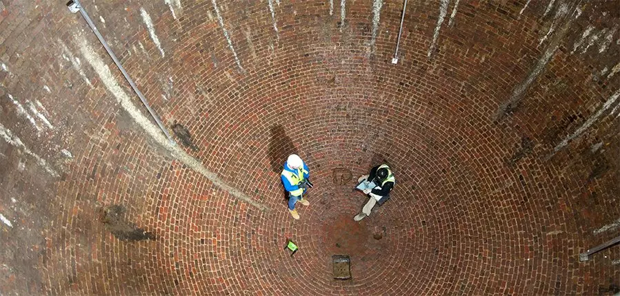 Arheologi zgradb iz MOLA beležijo notranjost ledene hiše Regent's Crescent (c) MOLA BANNER.jpg