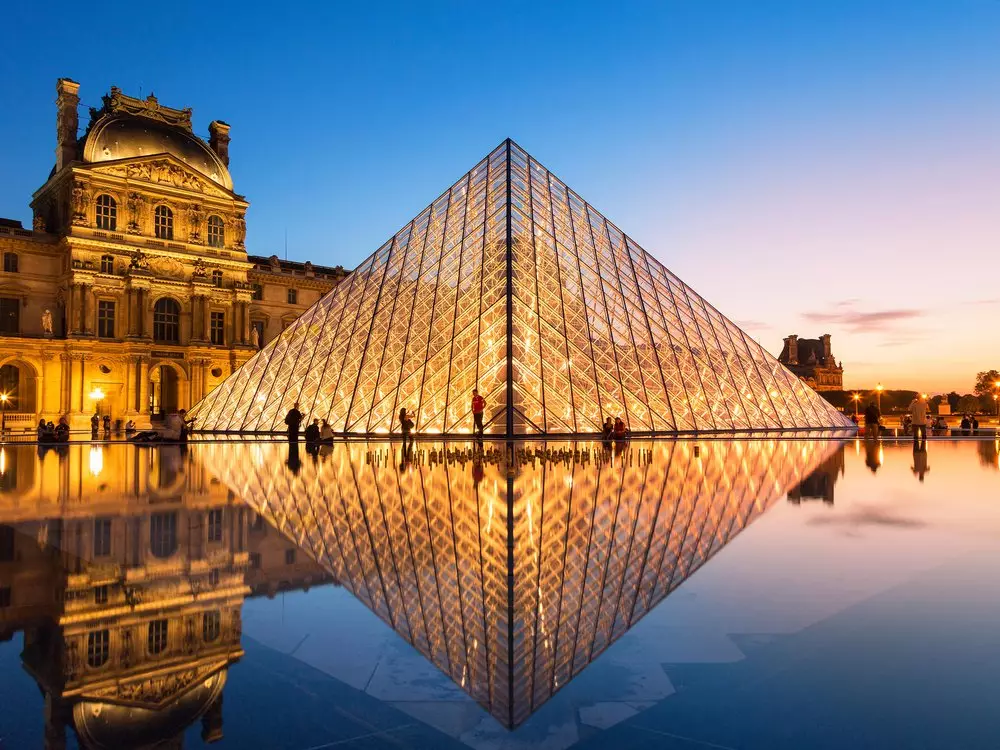 Piramida Louvre