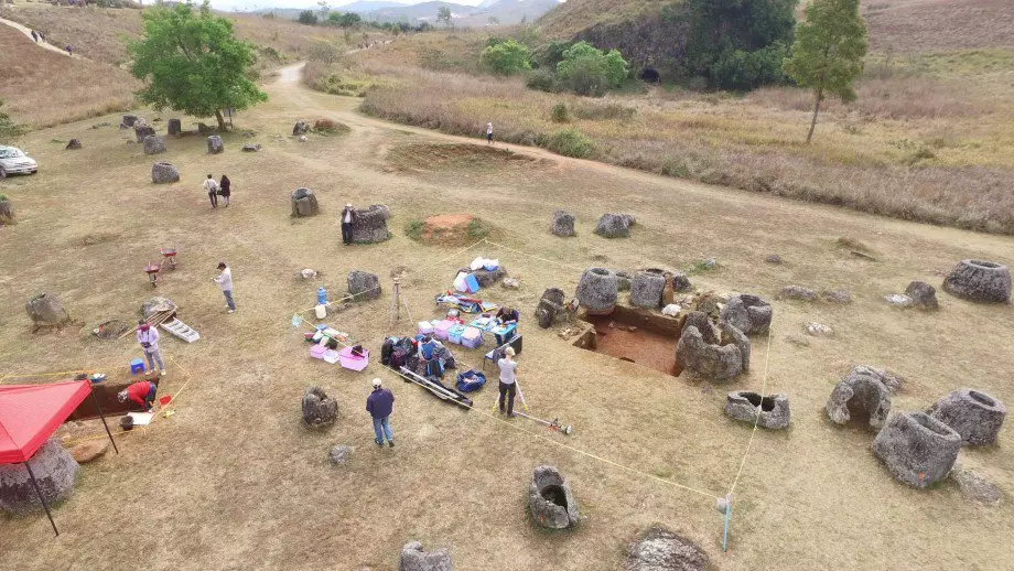 Researchers Crack Open the Mysterious Plain of Jars 37239_1
