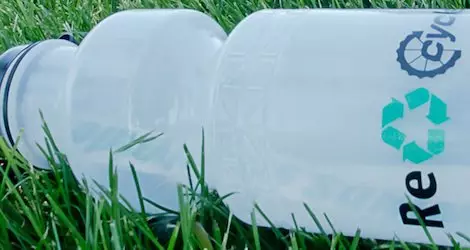Garrafas de água reutilizáveis