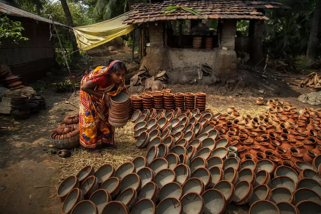 Запознайте се с жената, която се бори за оцеляването на културата на традиционните занаяти в Индия 37369_8