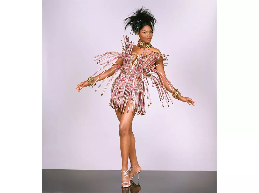 Reliving the Ebony Fashion Fair Off the Runway, Ib Couture Hnav ib zaug 37504_11