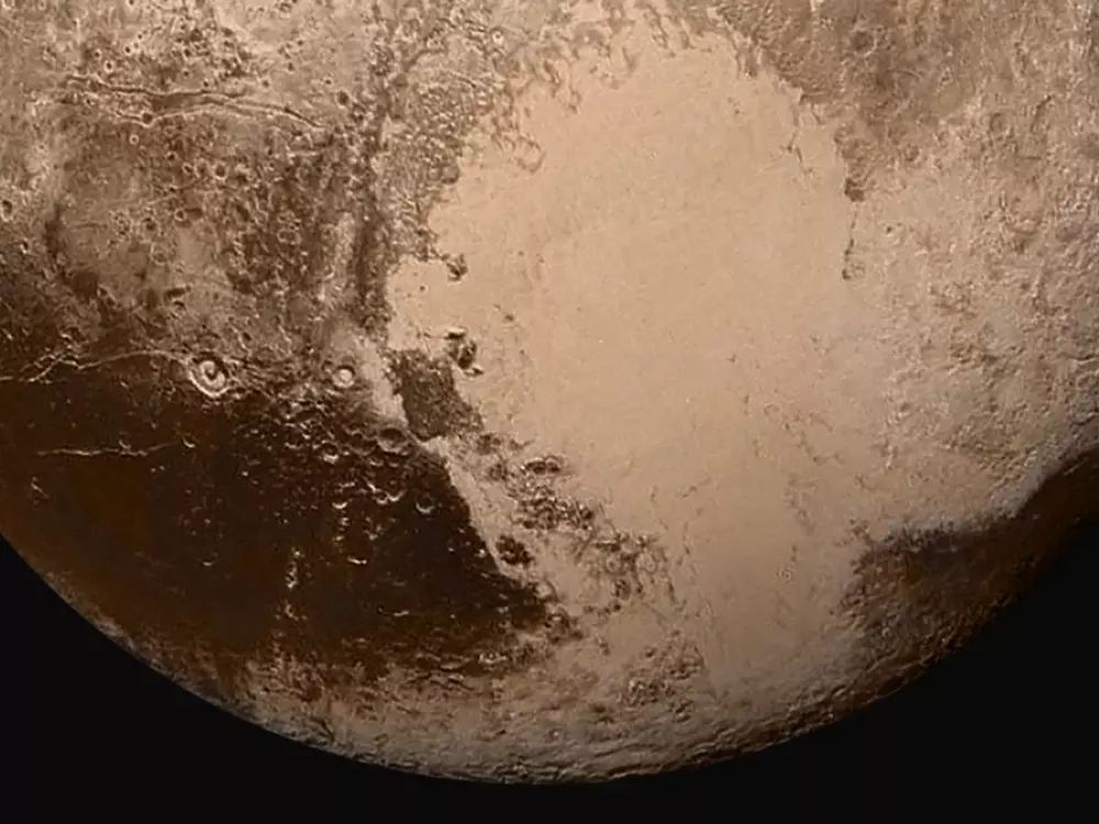 Pluto kan ha ett vandrande hjärta 37534_1