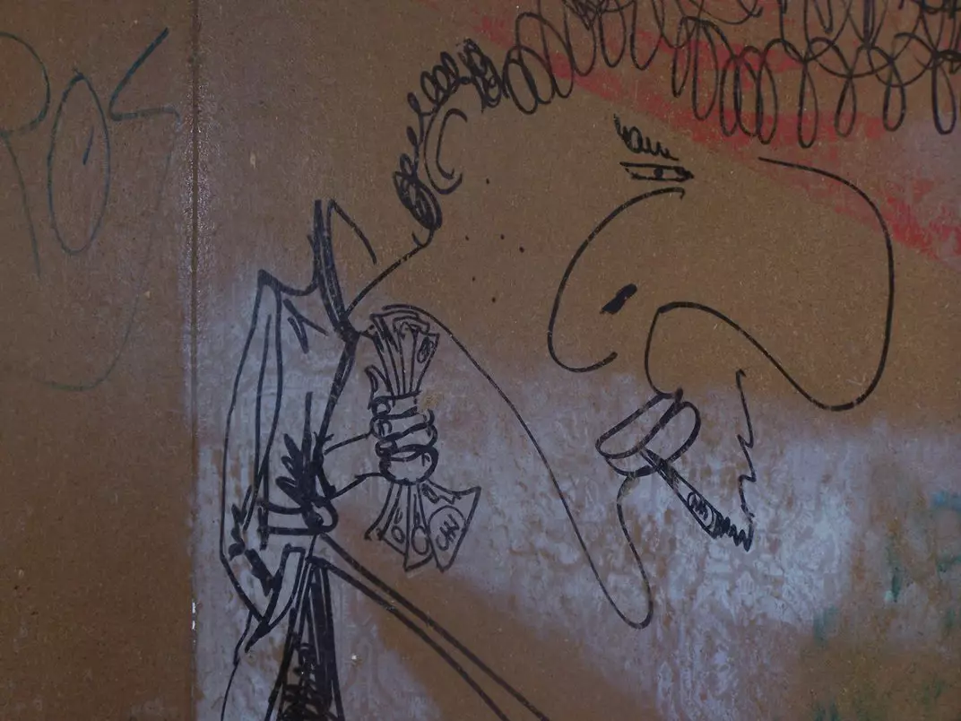 Graffiti ຂອງ Johnny Rotten ໄດ້ສ້າງສະຖານທີ່ປະຫວັດສາດຂອງອາຄານເຫຼົ່ານີ້ 37703_3