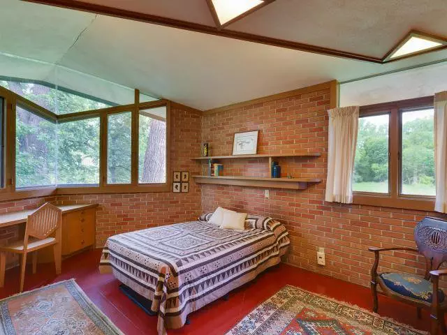 Una casa de Minnesota dissenyada per Frank Lloyd Wright està a la venda, mobles originals i tot 37725_8
