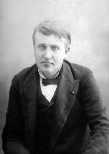 Thomas Edison joech röntgenfoto's op, bang dat se te gefaarlik wiene.