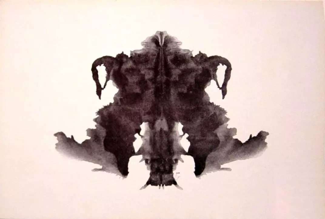 A proba de manchas de tinta de Rorschach baséase no que le na imaxe.