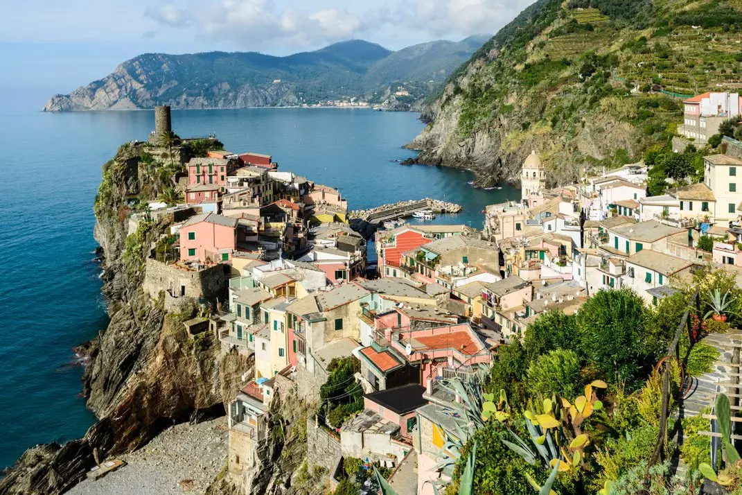 Италия сайёҳонро ба Cinque Terre маҳдуд мекунад 38566_10