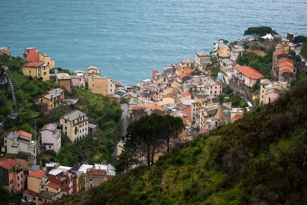 Ubutaliyani kugabanya ba mukerarugendo kuri Cinque Terre 38566_7