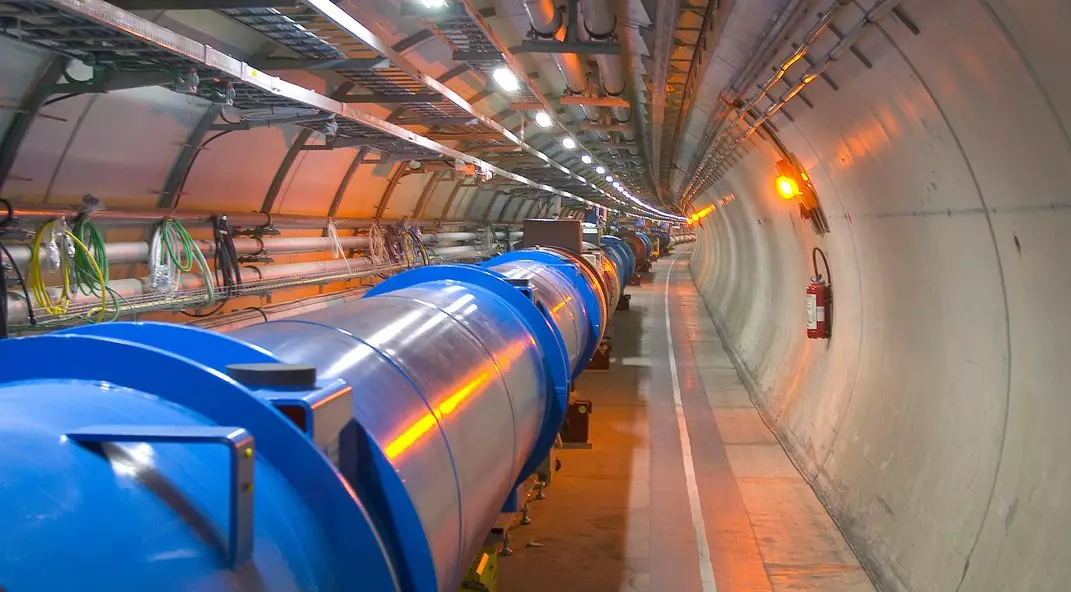 Dentro do Atom Smasher no CERN 38755_2