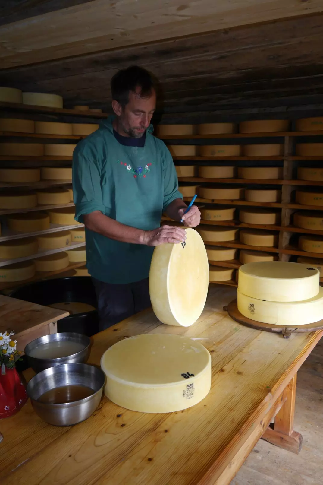 တနင်္ဂနွေပိတ်ရက်အတွက် Swiss Alpine Cheesemaker ကဲ့သို့ နေထိုင်ပါ။ 38759_4