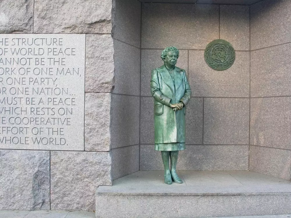 estatua de eleanor roosevelt