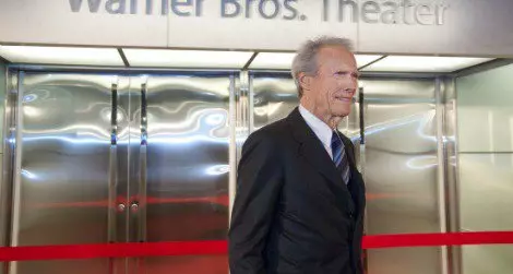 Clint Eastwood ĉe la malfermo de la Warner Bros