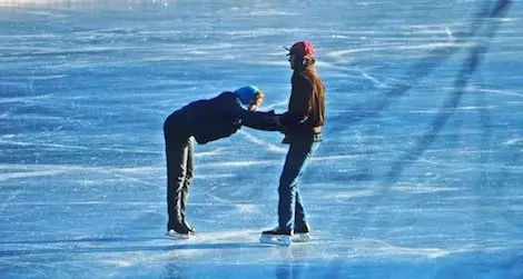 Tetikasa vaovao iray no mandinika ny fiantraikan'ny toetr'andro mafana amin'ny fomban-drazana any Kanada amin'ny rinks an-tokotany.