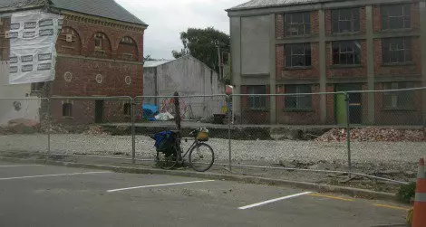 Üks tuhandetest kinnistutest, mis hävis 22. veebruaril 2012 Christchurchi maavärinas