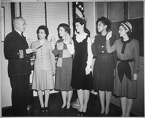 Foto-foto Mendokumentasikan Beberapa Wanita Kulit Hitam Pertama yang Melayani dengan Angkatan Laut AS 39551_3