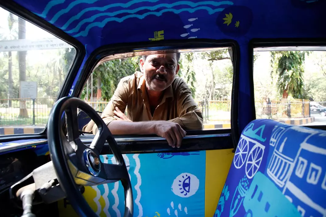 Tämä yritys muuttaa intialaiset taksit alkuperäisiksi taideteoksiksi 39639_5