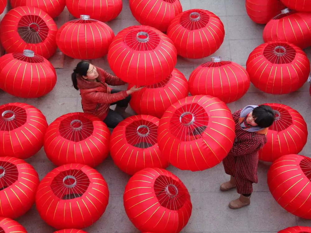 Chinas Laternenhersteller bereiten sich auf das neue Jahr vor