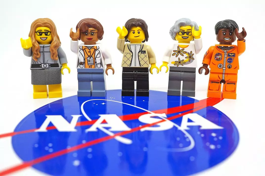 A LEGO a NASA női készletét készíti 40061_5