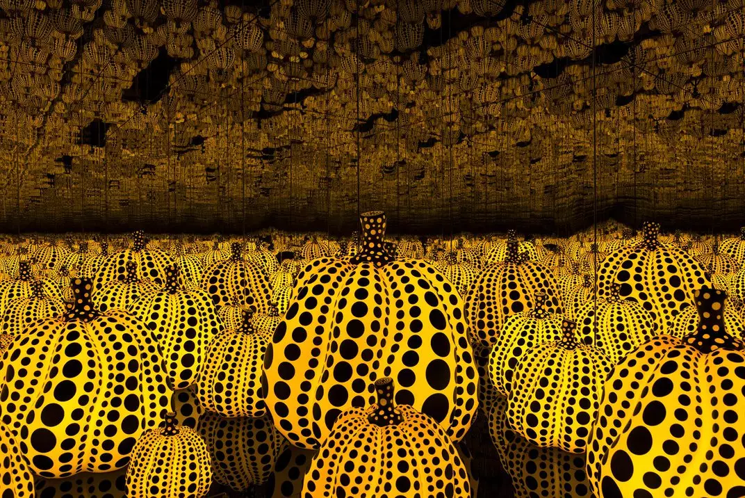 Follow the Polka Dots to Yayoi Kusama's Infinity Rooms That Are Breaking Museum Records  40106_5