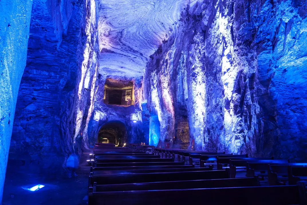 Terk Edilmiş Bir Tuz Madeninin Duvarlarına Oyulmuş Bu Yeraltı Katedralinin İçine Girin 40108_10