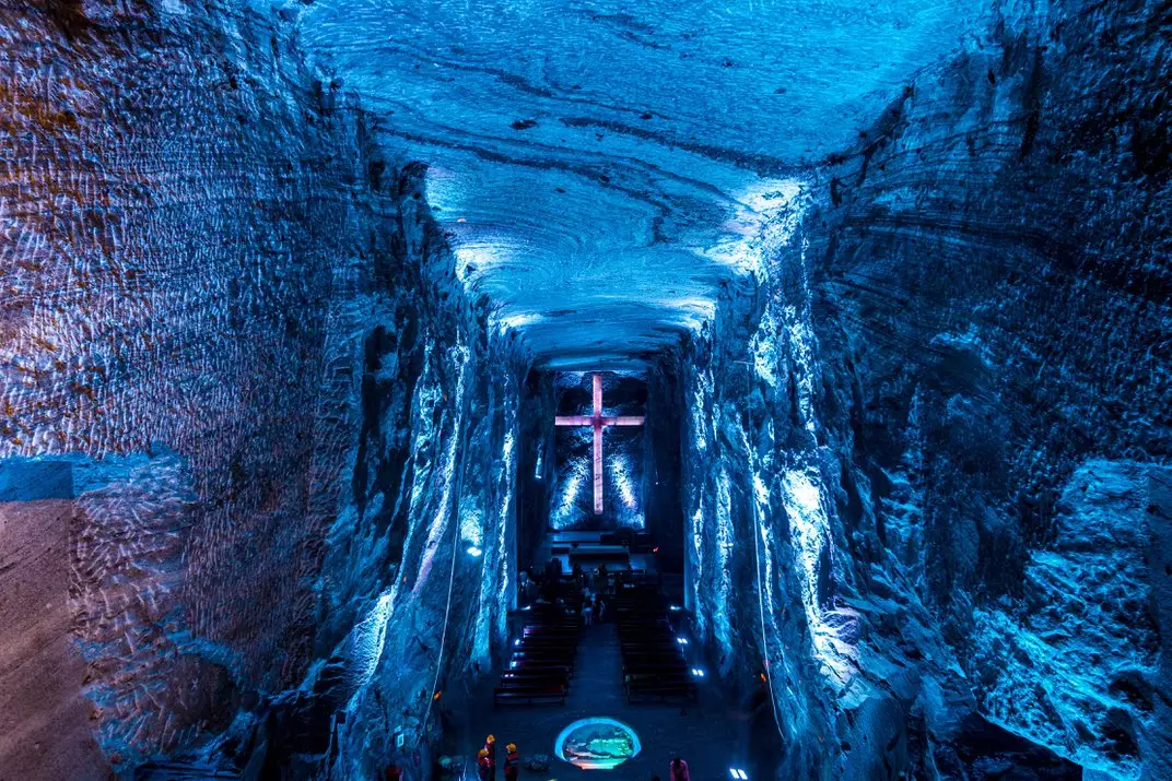 Step Inside This Underground Cathedral, Carved Into the Walls of an Abandoned Salt Mine 40108_9