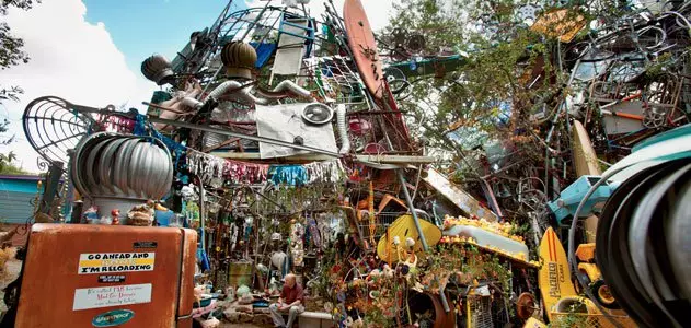 I-Cathedral of Junk